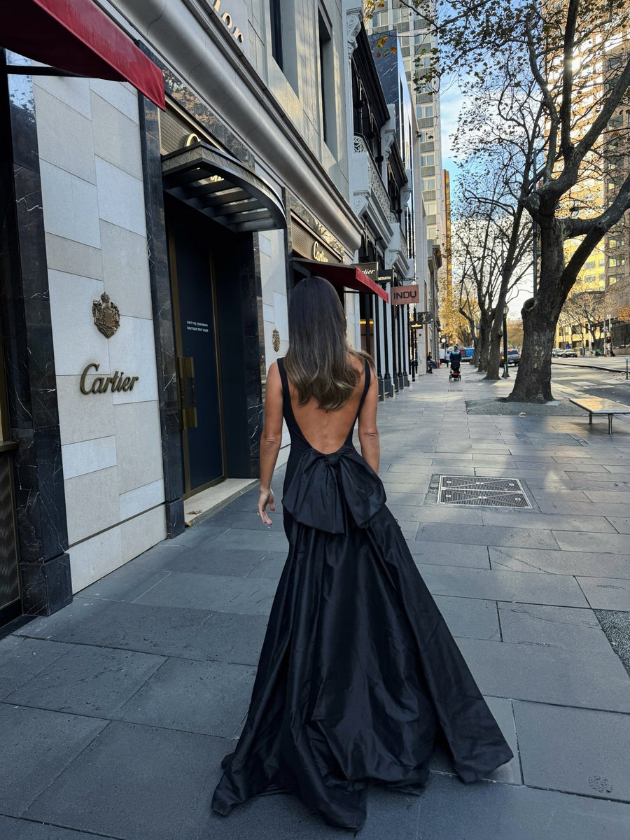 PRE ORDER || CHRISTAL GOWN - BLACK– EFFIE KATS